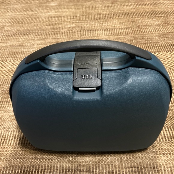 Samsonite | Accessories | Samsonite Epsilon Train Beauty Travel Case ...